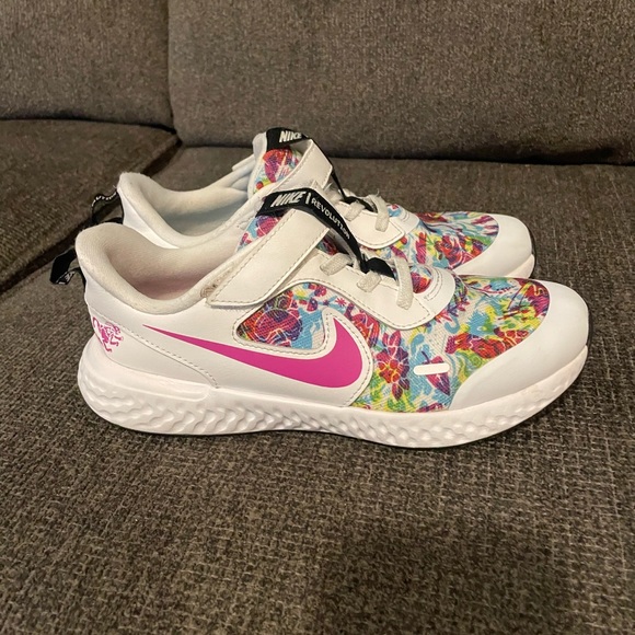 Nike | Shoes | Guc Girls Nike Revolution Shoes | Poshmark